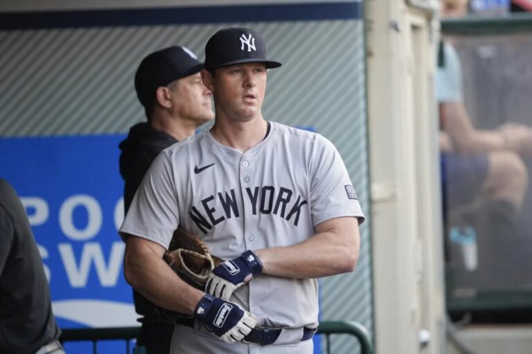 Michael Kay Catches Aaron Boone On The Wrong Yankees Foot