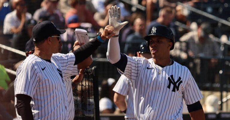 Aaron Boone's New Postgame Ritual An Instant Hit Among Yankees Players
