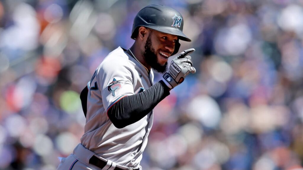 Yankees’ Bryan De La Cruz Move Raises Eyebrows—Is There A Fit?