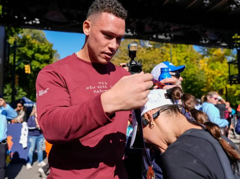 Aaron Judge’s Gesture For Wife Samantha Captures Quiet Devotion